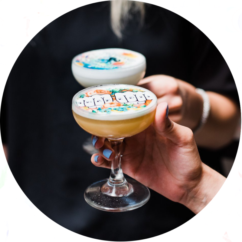 Laat cocktails met je eigen logo shaken op jouw feest!